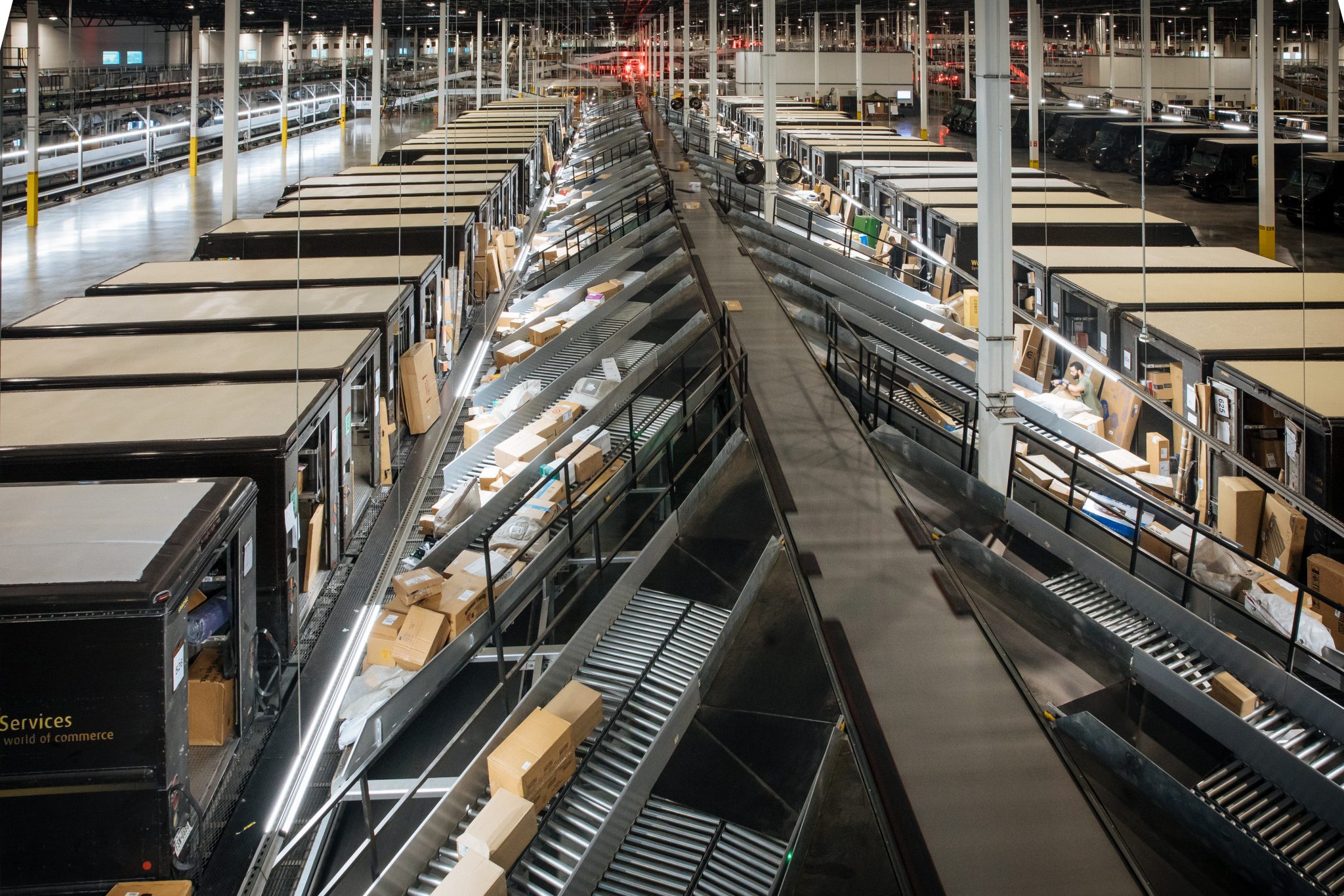 UPS, Shoe Sorter Installation - Pacific Conveyors